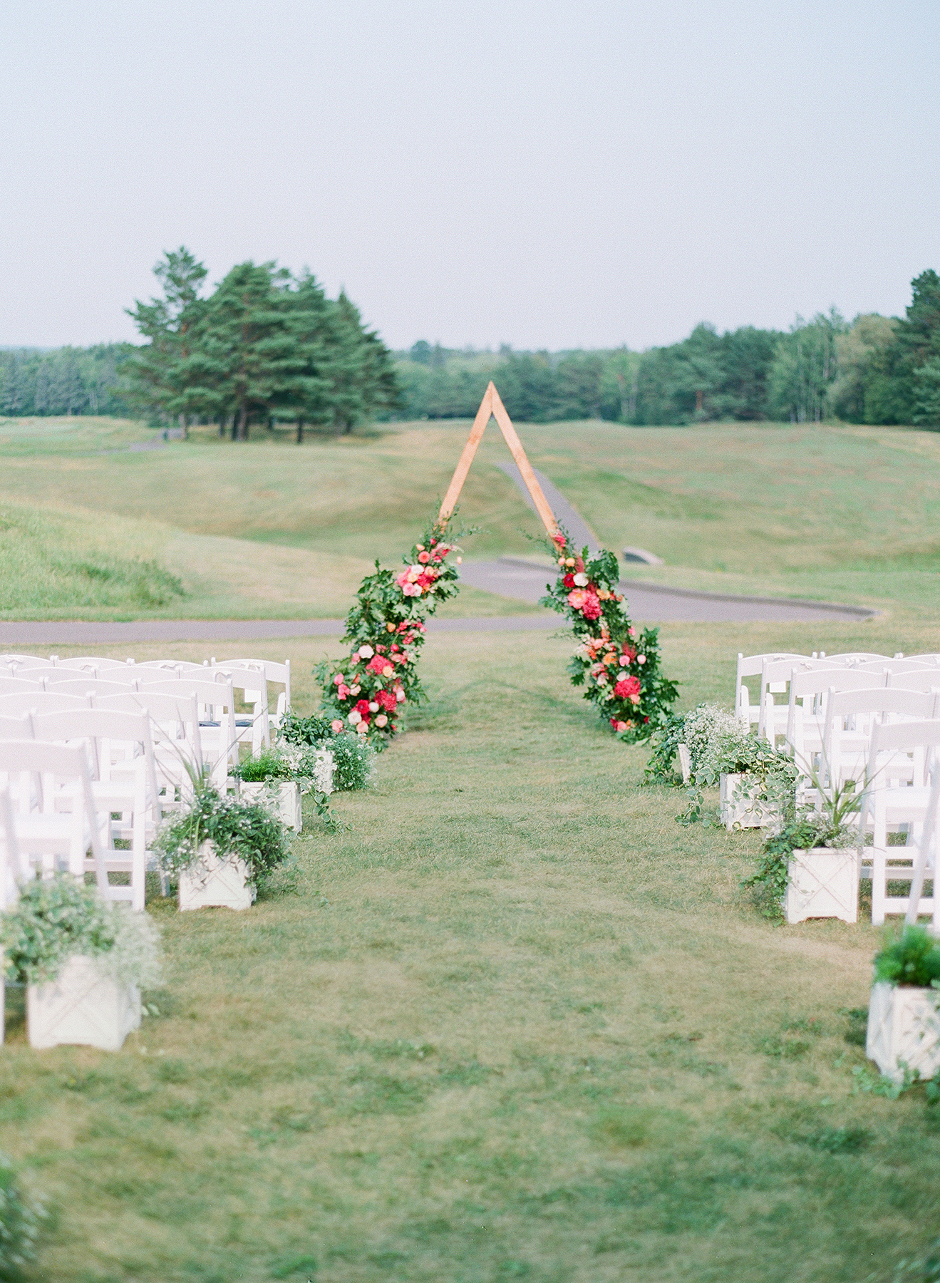 Choosing the Perfect Wedding Venue - eventsbyraina.com